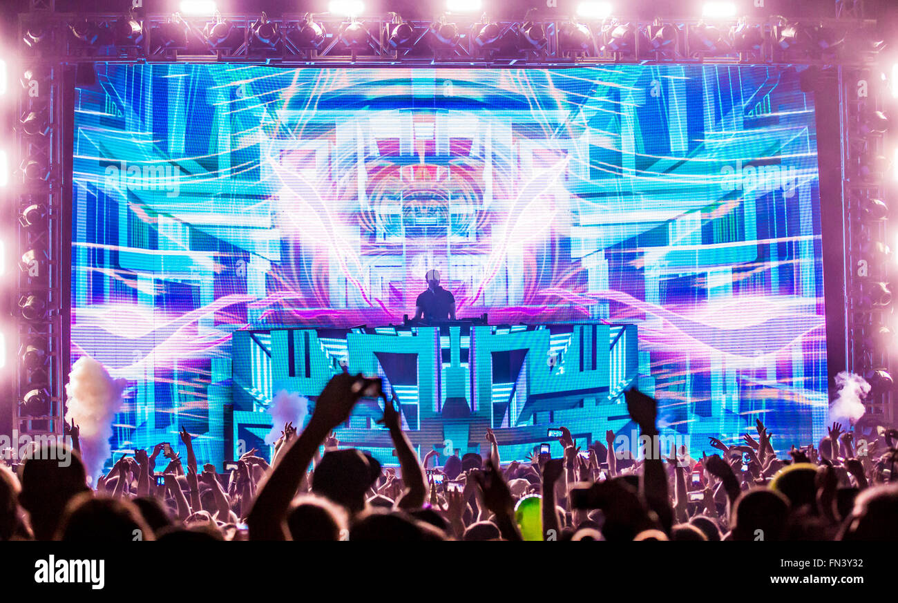 Excision dj hi-res stock photography and images - Alamy