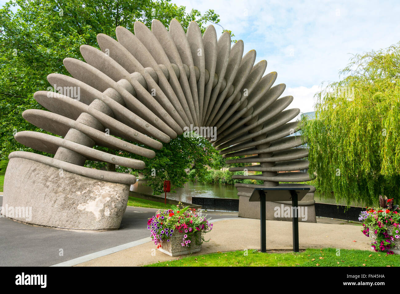 'Quantum Leap', the Darwin Memorial Sculpture, by Pearce & Lal (2009 ...