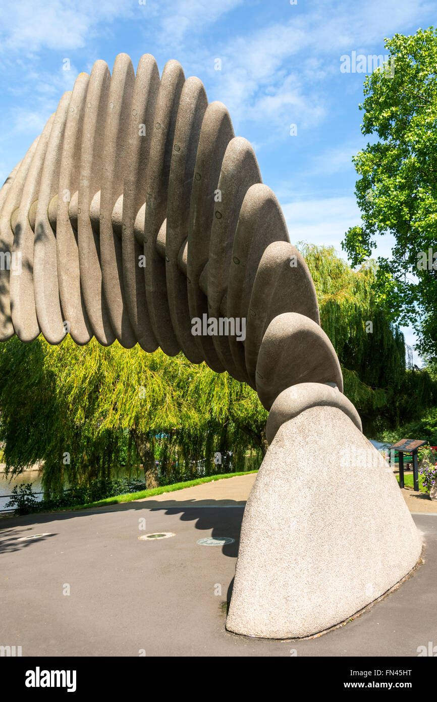 'Quantum Leap', the Darwin Memorial Sculpture, by Pearce & Lal (2009 ...