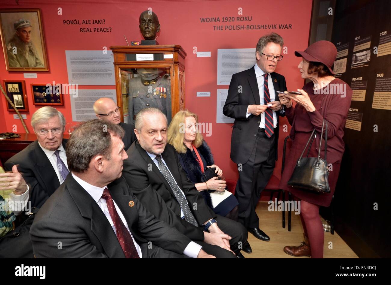 Polish codebreakers 'cracked Enigma before Alan Turing' Diplomats say ...