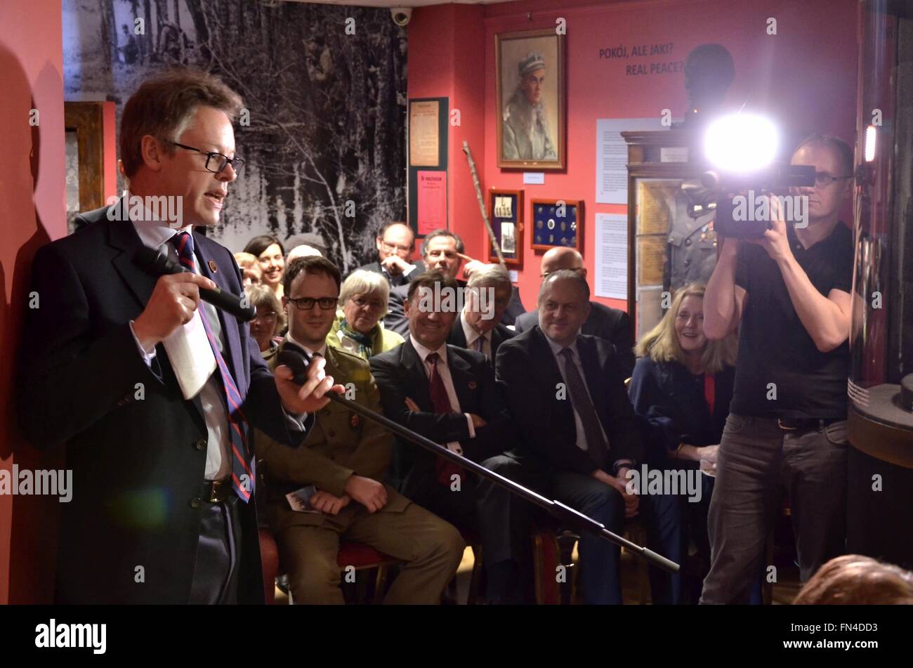 Polish codebreakers 'cracked Enigma before Alan Turing' Diplomats say ...