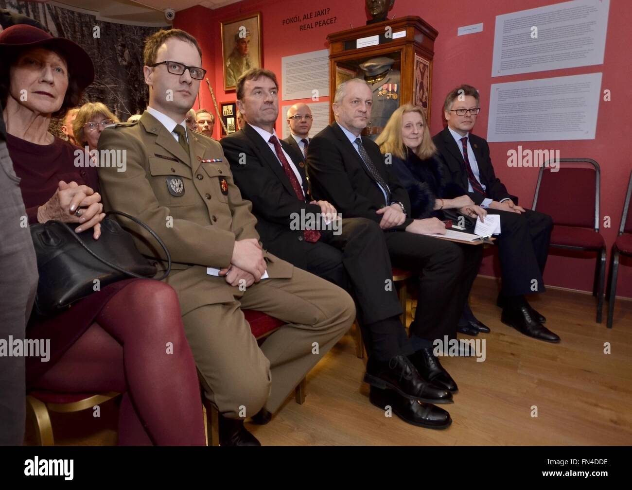 Polish codebreakers 'cracked Enigma before Alan Turing' Diplomats say ...