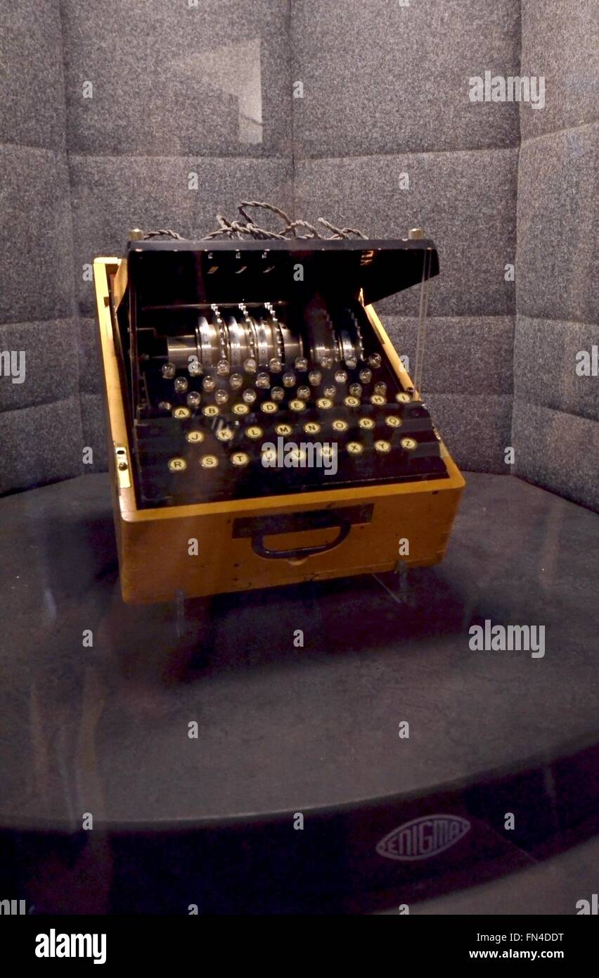 Polish codebreakers 'cracked Enigma before Alan Turing' Diplomats say ...
