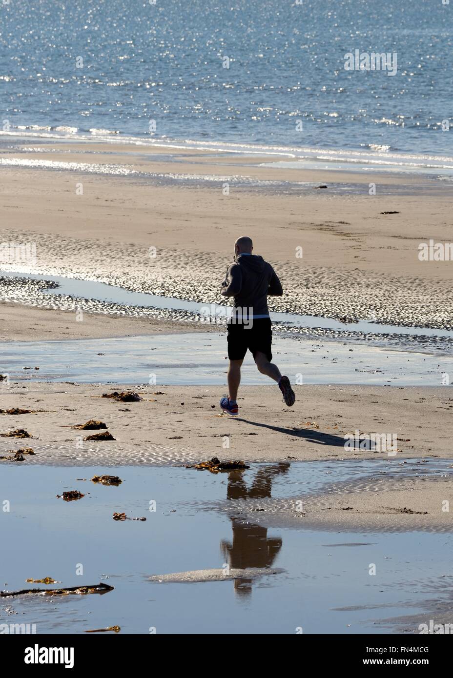 Scotland silhouette man sea hi-res stock photography and images - Alamy