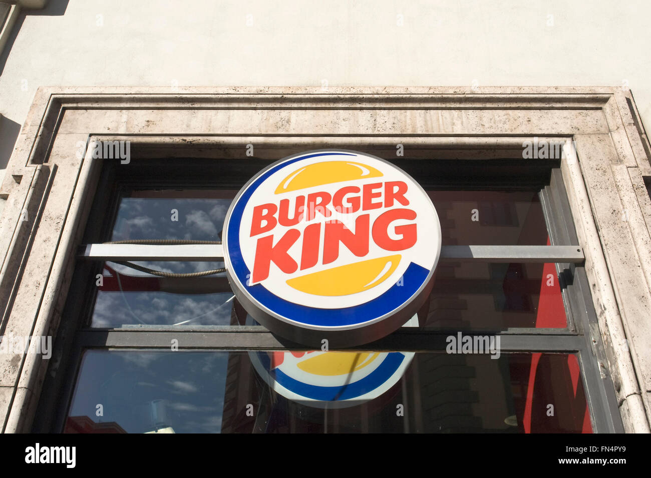 Burger King restaurant sign Stock Photo - Alamy
