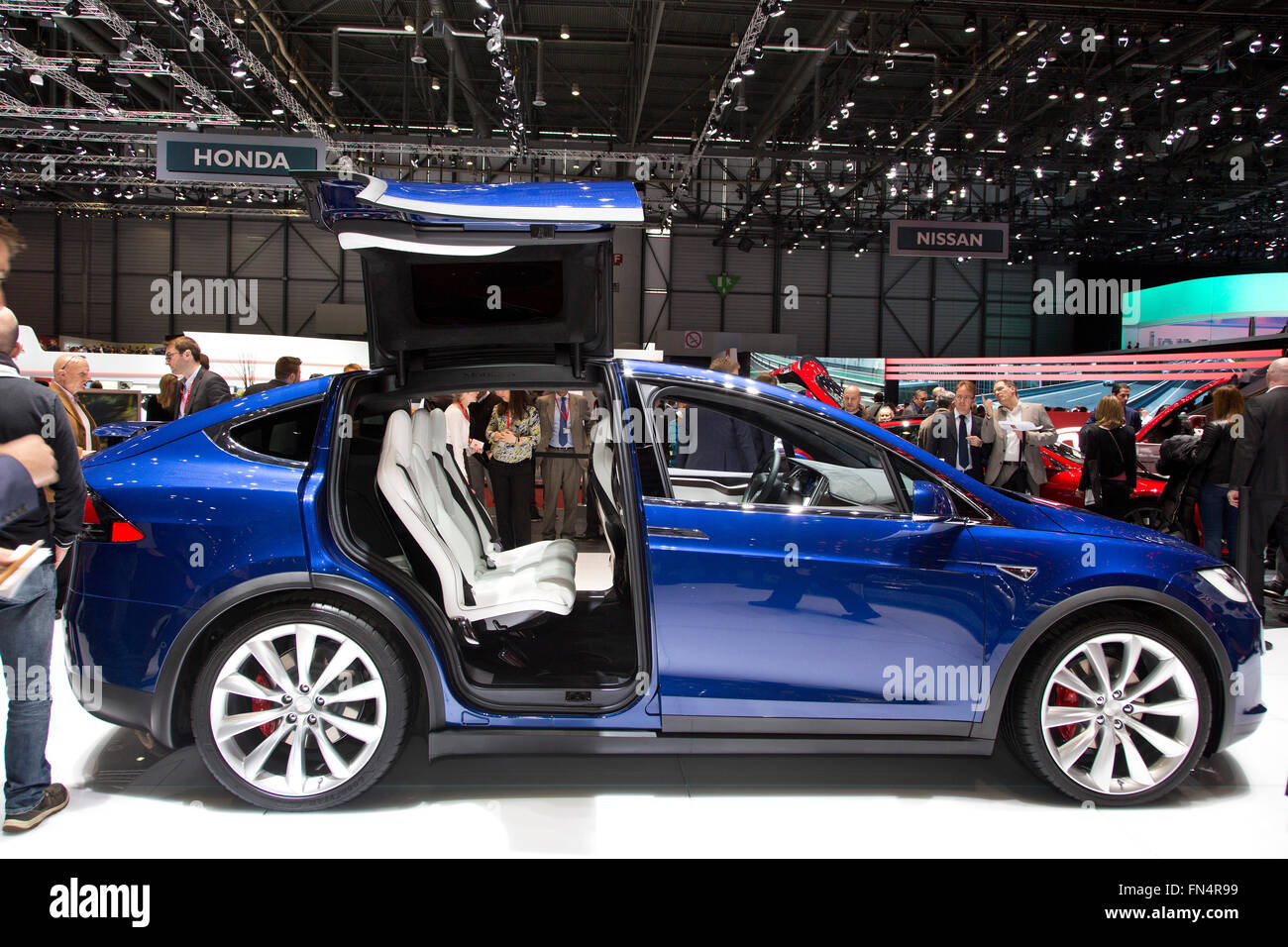 Tesla model x hi-res stock photography and images - Alamy