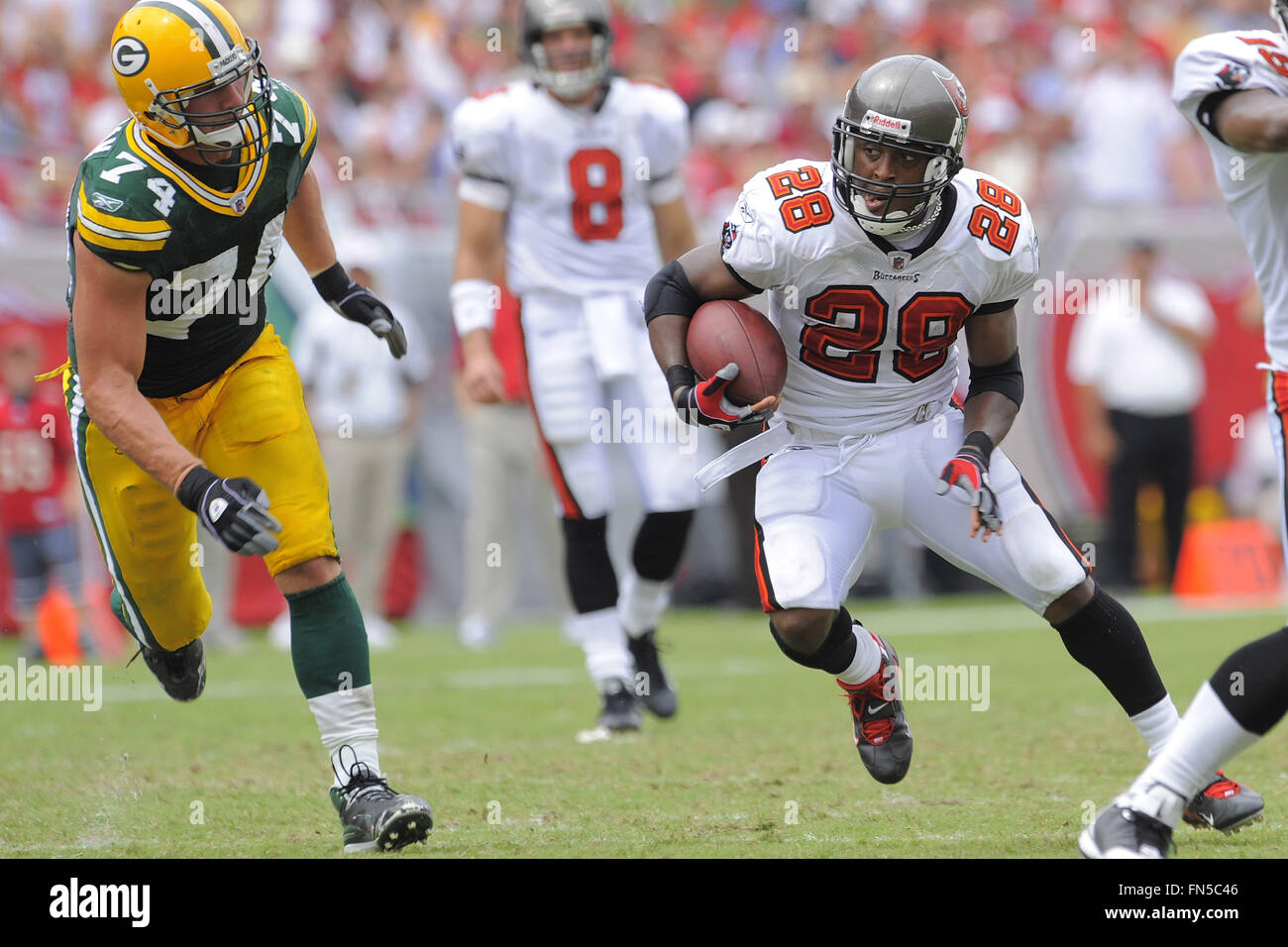 Green bay packers defensive hi-res stock photography and images - Alamy