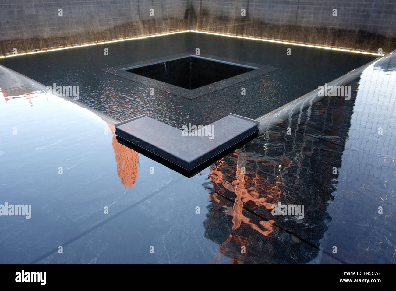 Reflection of the 3 World Trade Center building on the South Pool, New ...