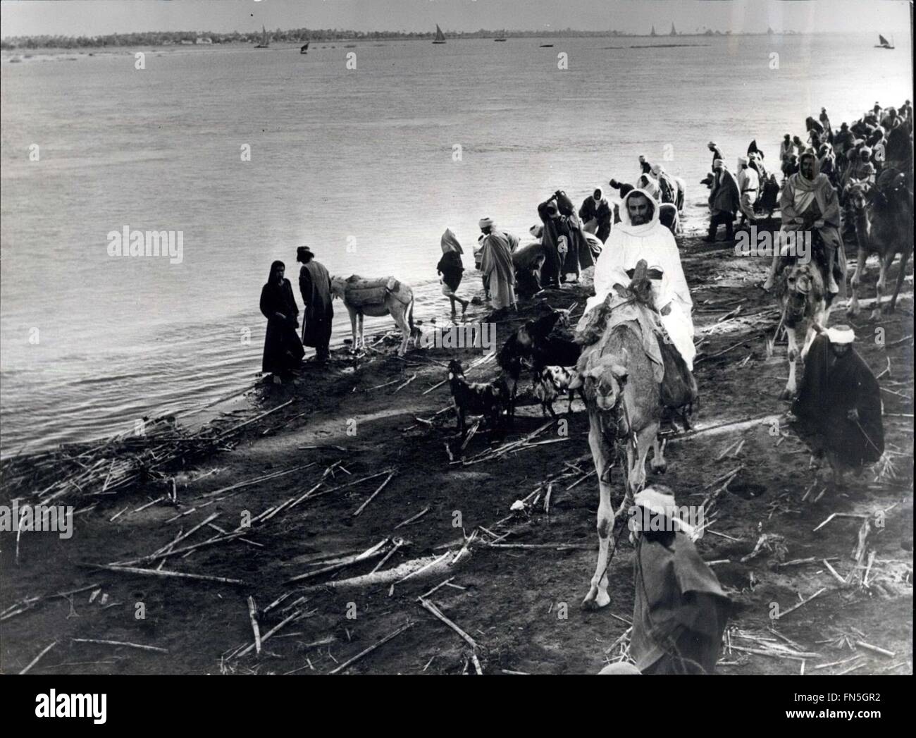 The story abraham caravan rests hi-res stock photography and images - Alamy
