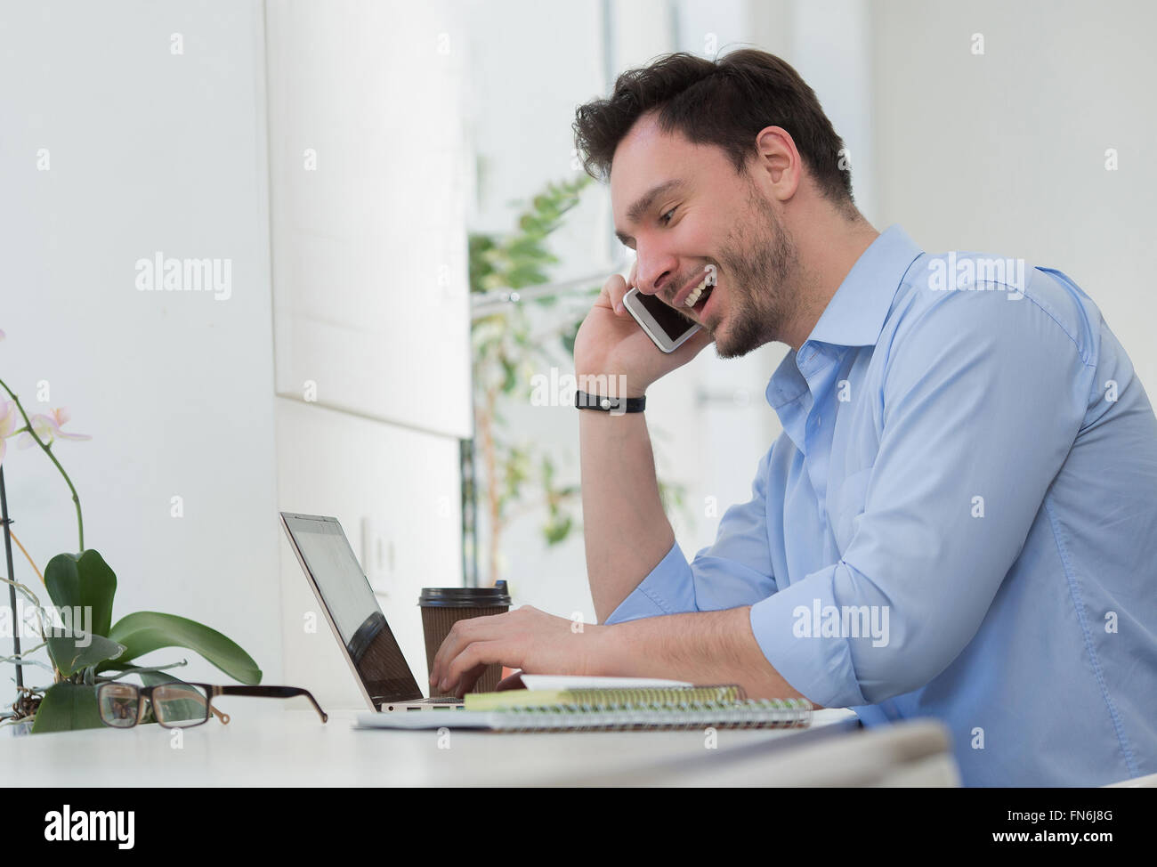 Freelancer speaking hi-res stock photography and images - Alamy