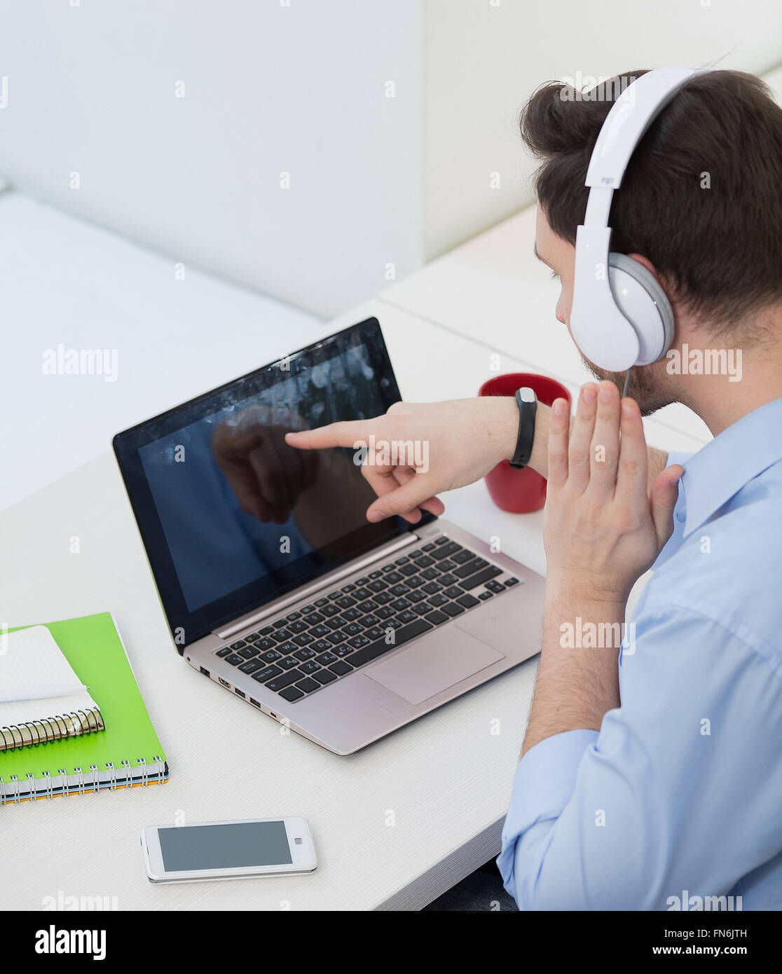 Communicating with friends hi-res stock photography and images - Alamy