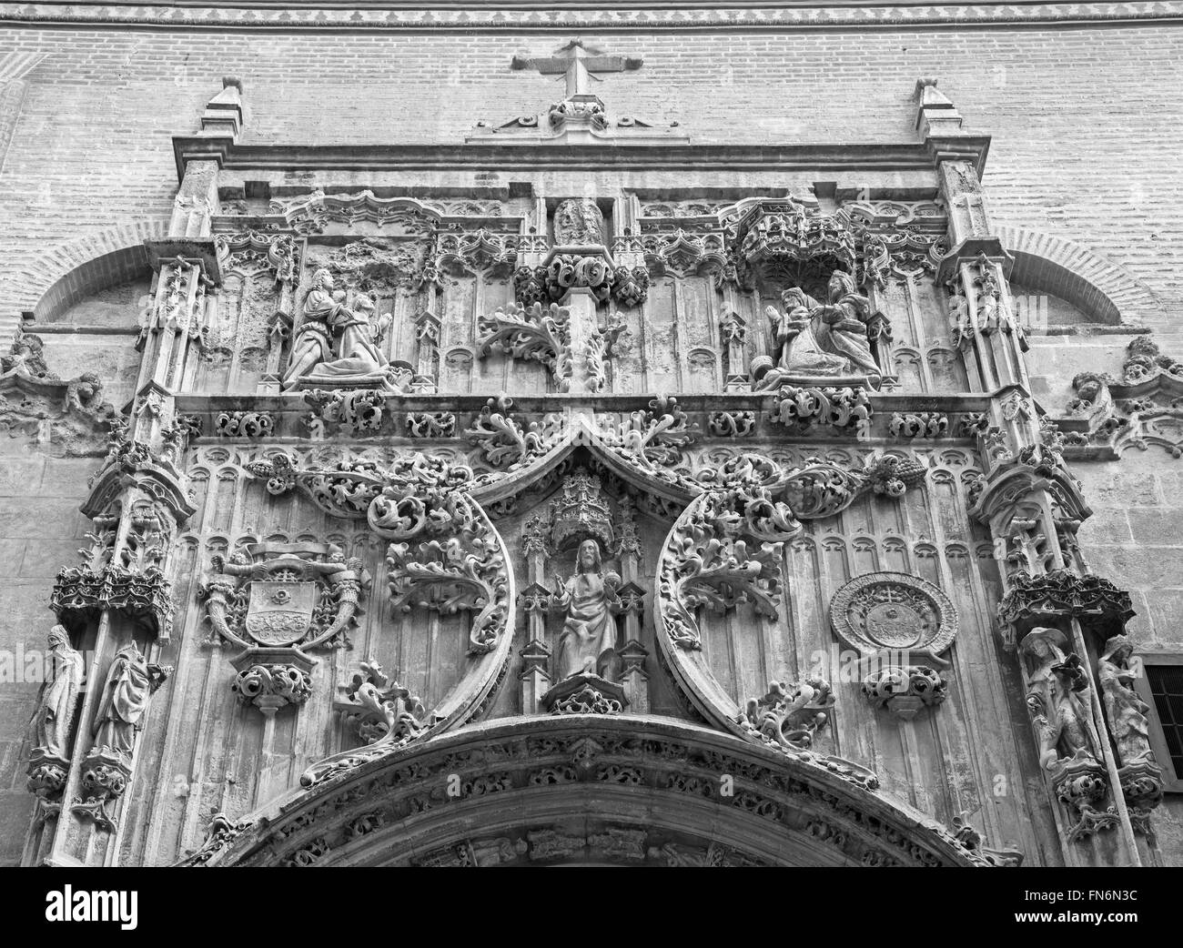 Gothic portal hi-res stock photography and images - Alamy