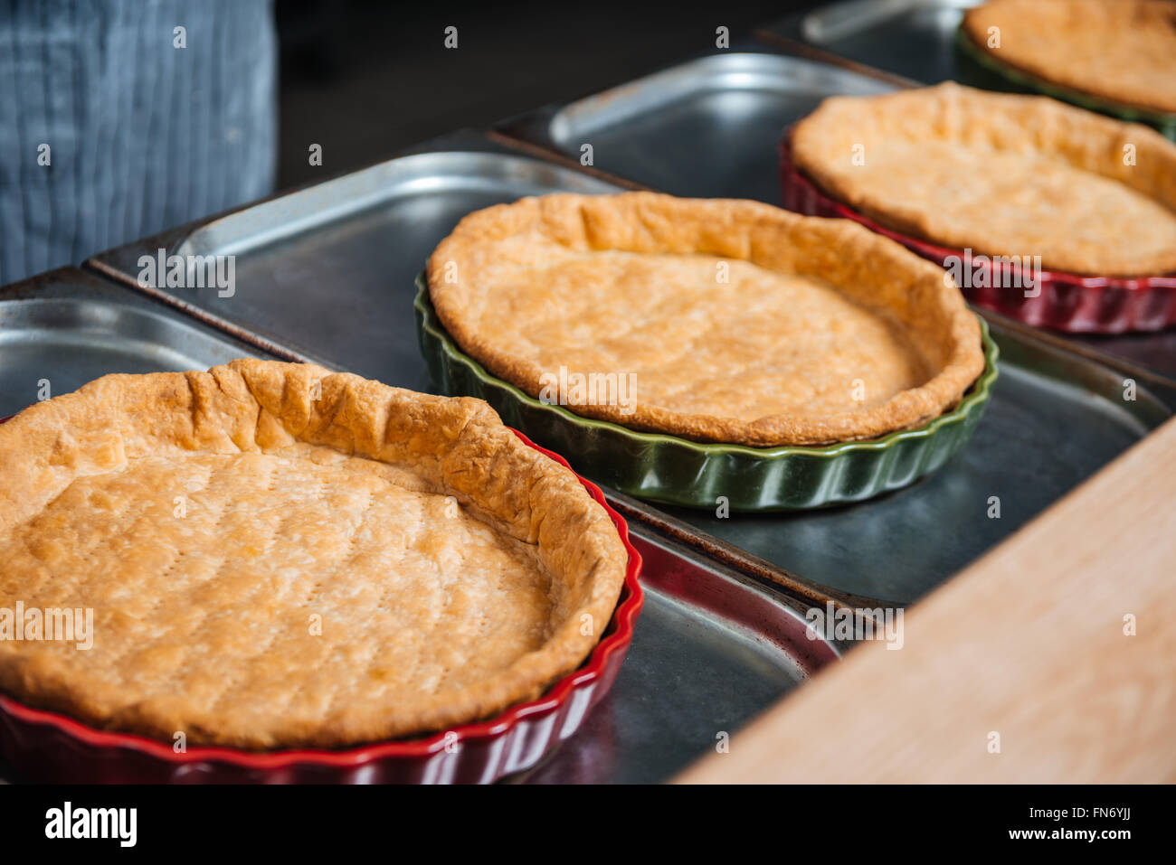Pie pans hi-res stock photography and images - Alamy