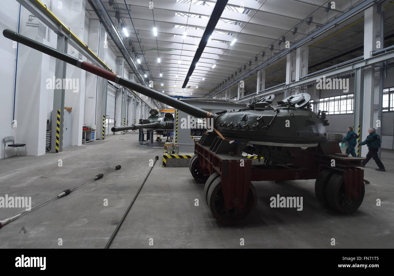 30mm cannon hi-res stock photography and images - Alamy