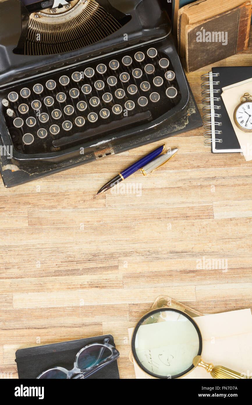 typewriter on table Stock Photo - Alamy