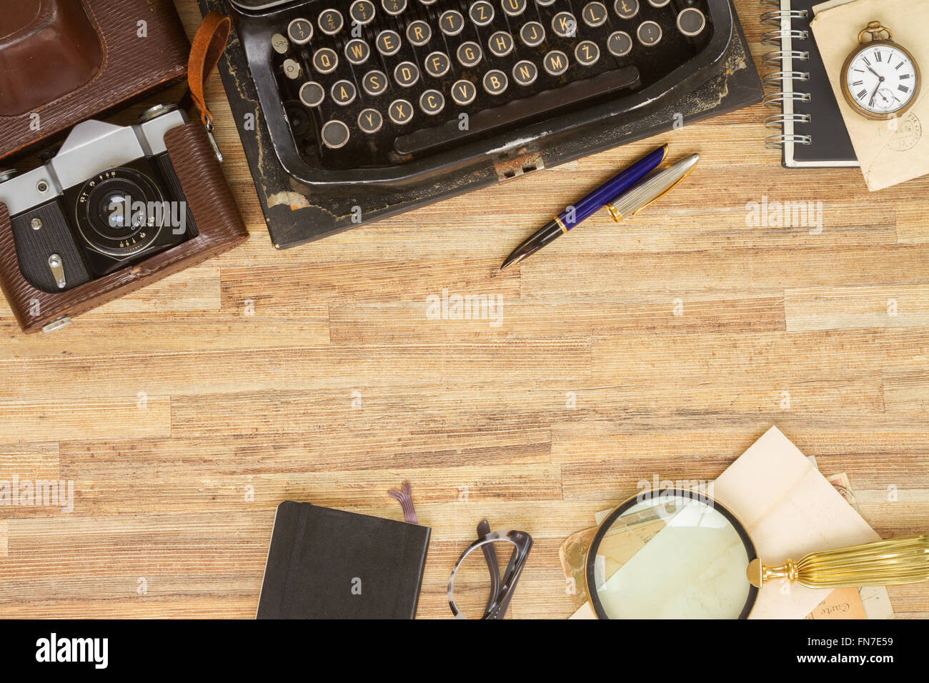 typewriter on table Stock Photo - Alamy