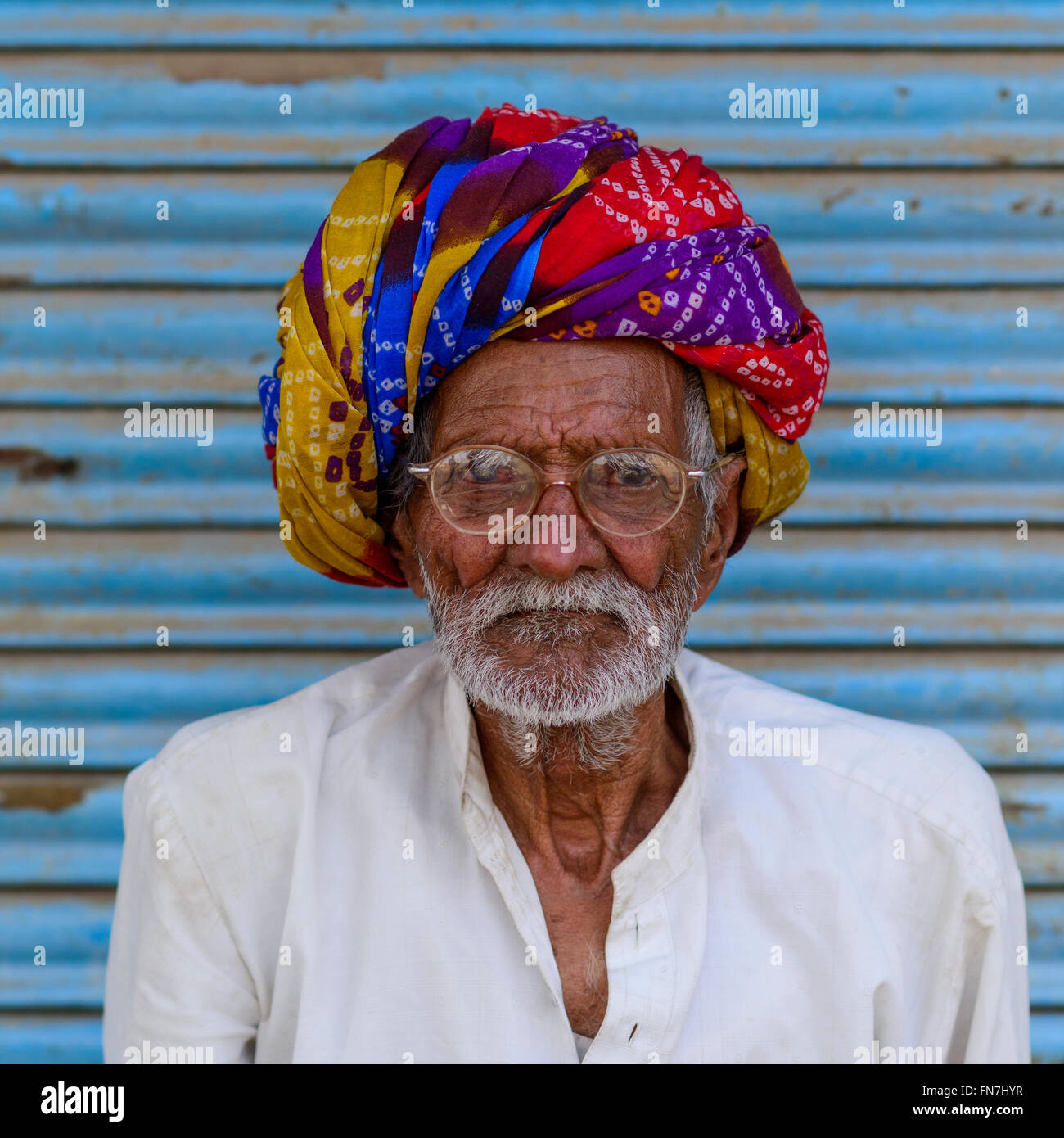 Portrait indian man turban glasses hi-res stock photography and images ...