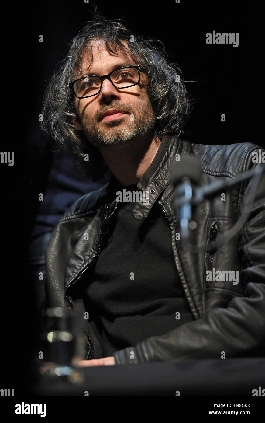 James rhodes pianist hi-res stock photography and images - Alamy