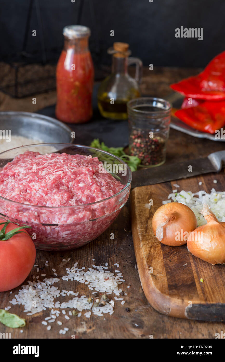 Minced beef, onions, tomatoes, herbs and spices Stock Photo - Alamy