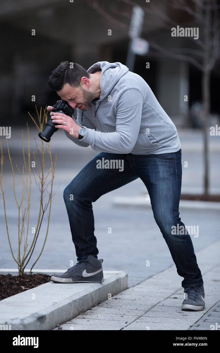 Snapping shots hi-res stock photography and images - Alamy