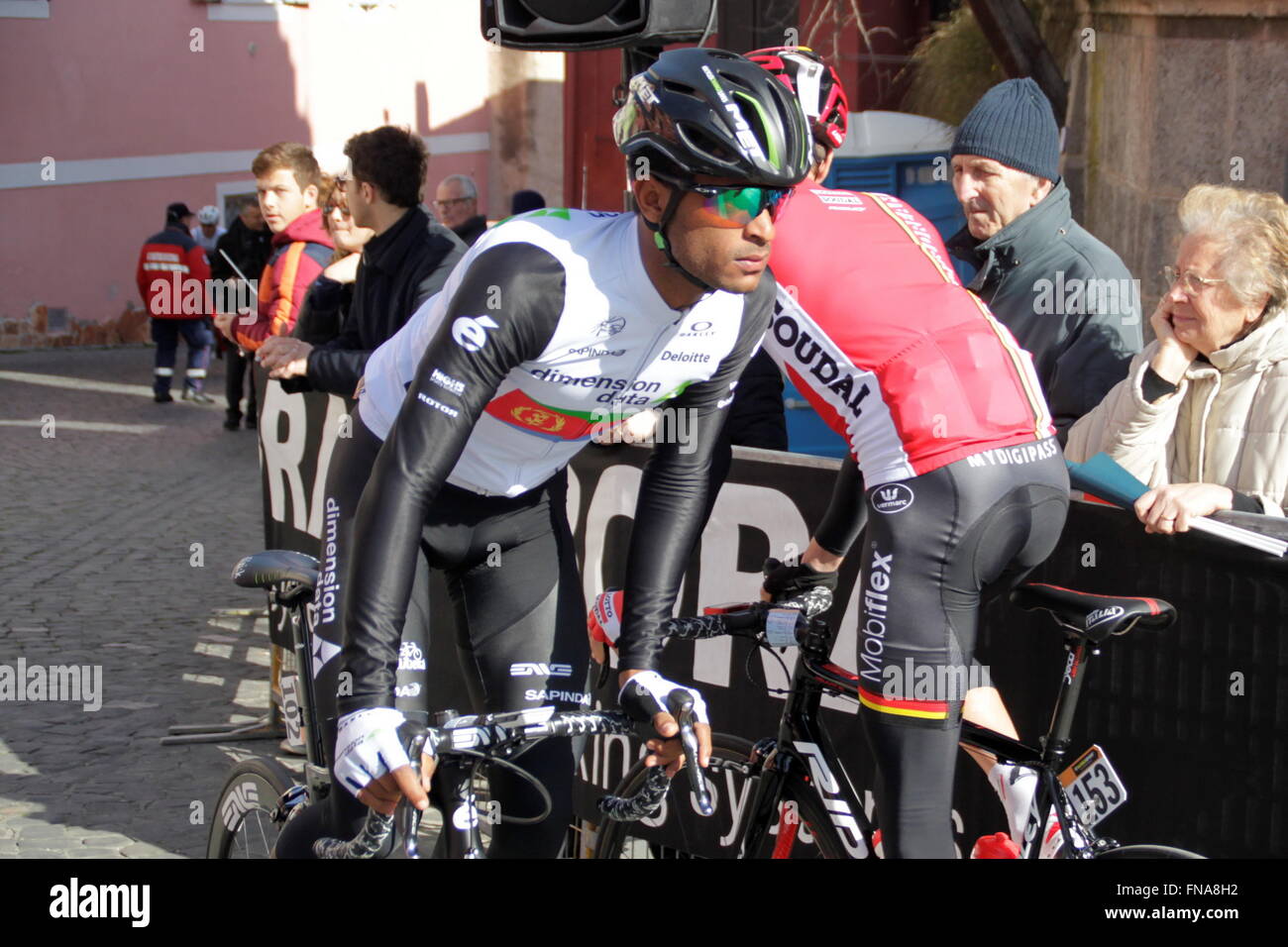 Foligno,Italie,11/03/2016 Natnael Berhane au départ de la 4eme étape ...
