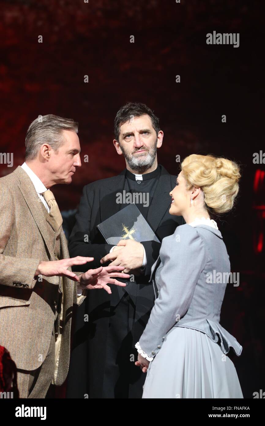 Jeff Waynes Musical Version Of The War Of The Worldss Photo Call ...