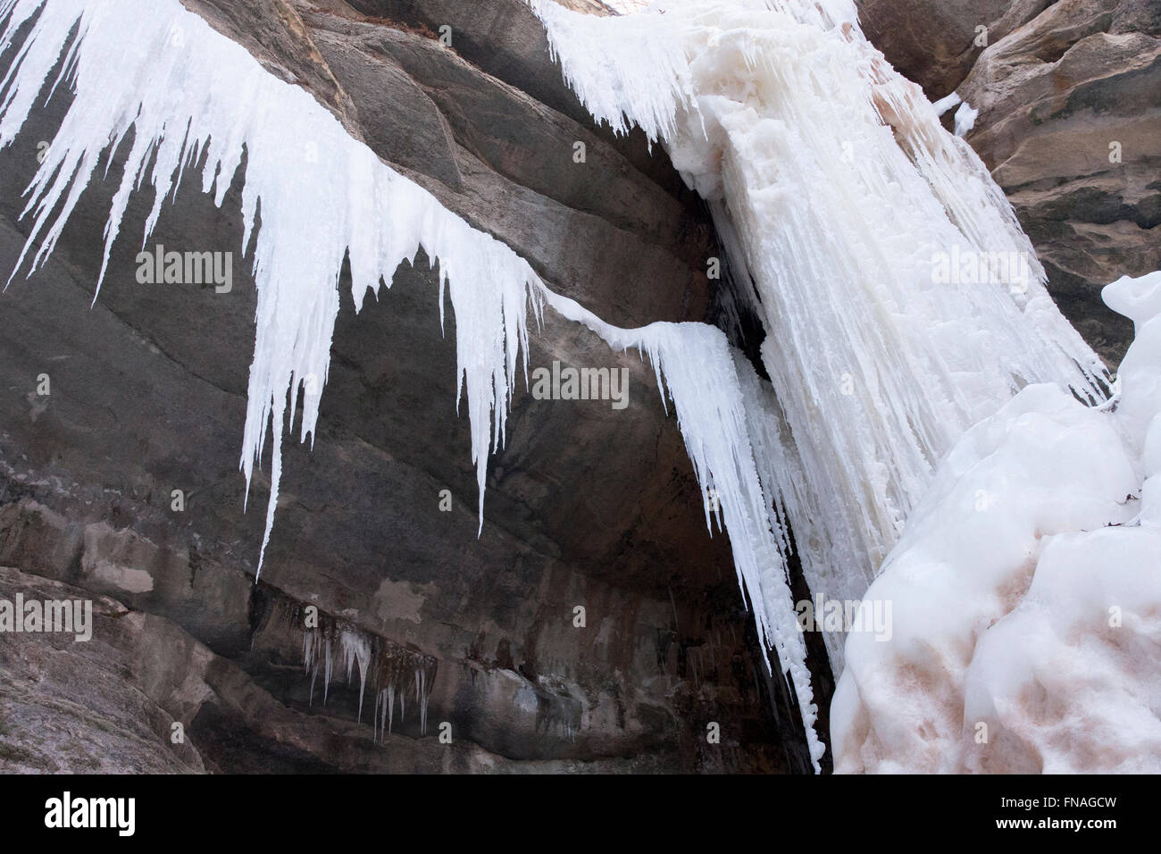 Frozen Waterfall Starved Rock State Park Illinois Stock Photo - Alamy