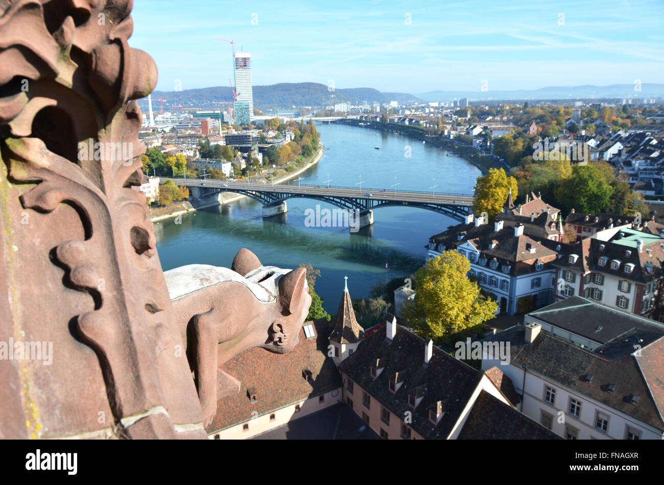 Fall from high roof top hi-res stock photography and images - Alamy