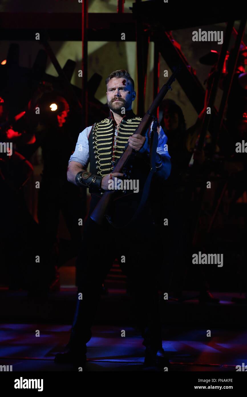 Jeff Waynes Musical Version Of The War Of The Worldss Photo Call ...