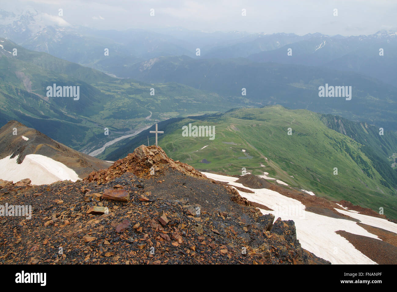 Cross valley hi-res stock photography and images - Alamy
