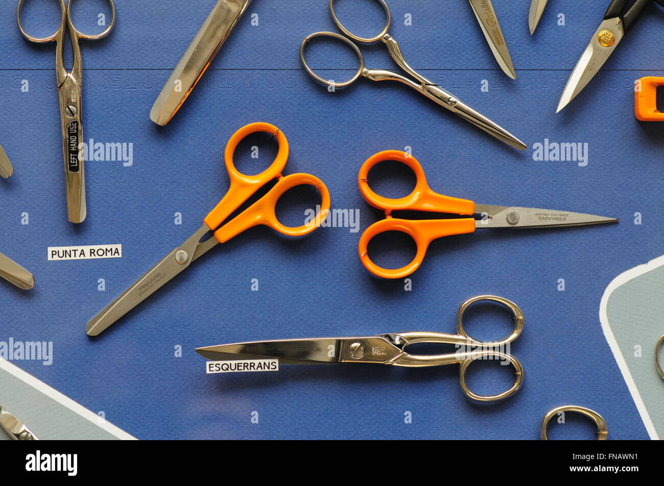 Scissors for sale barcelona hi-res stock photography and images - Alamy