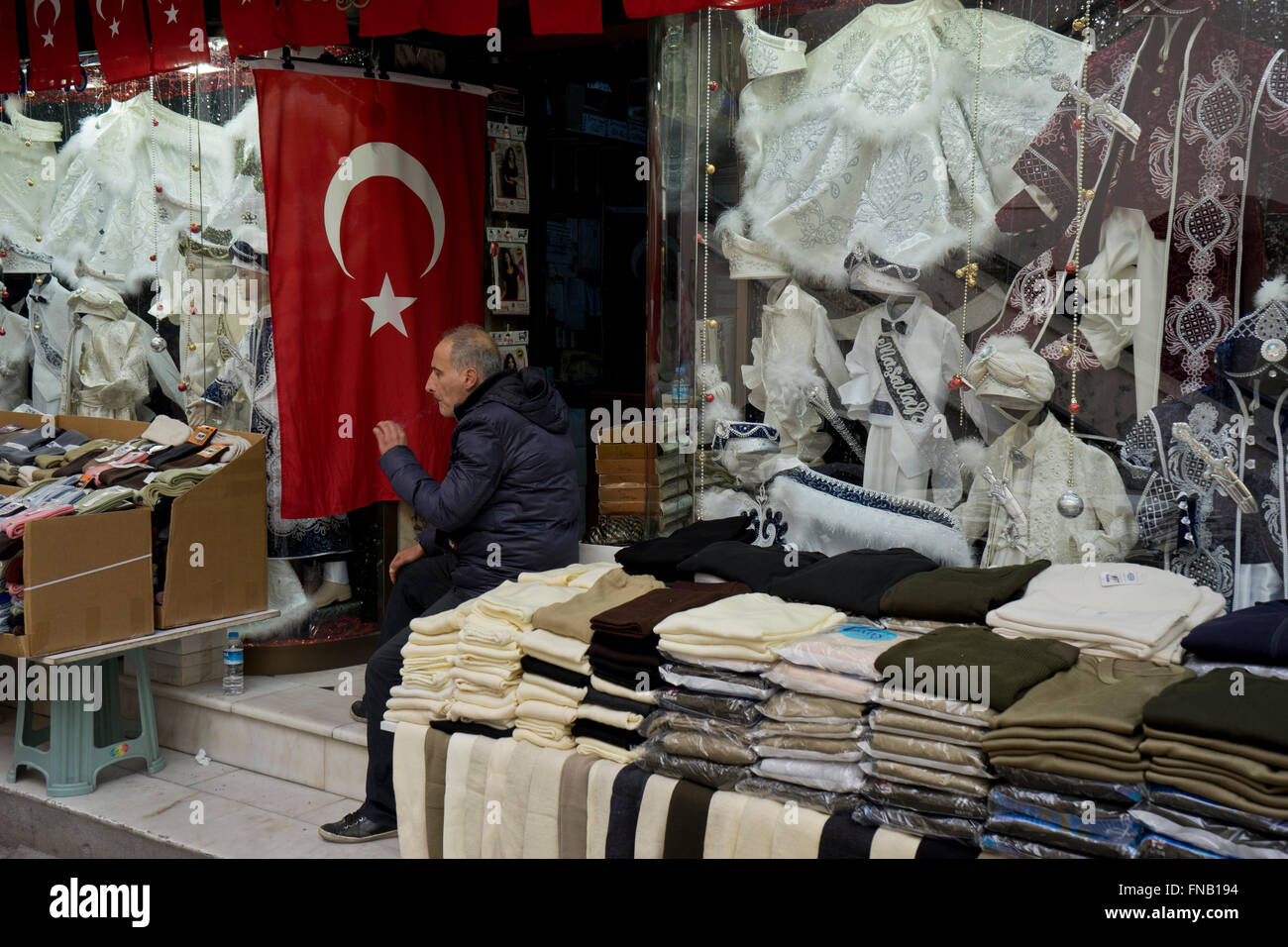 Shop in the main bazaar in Izmir, Turkey Stock Photo - Alamy