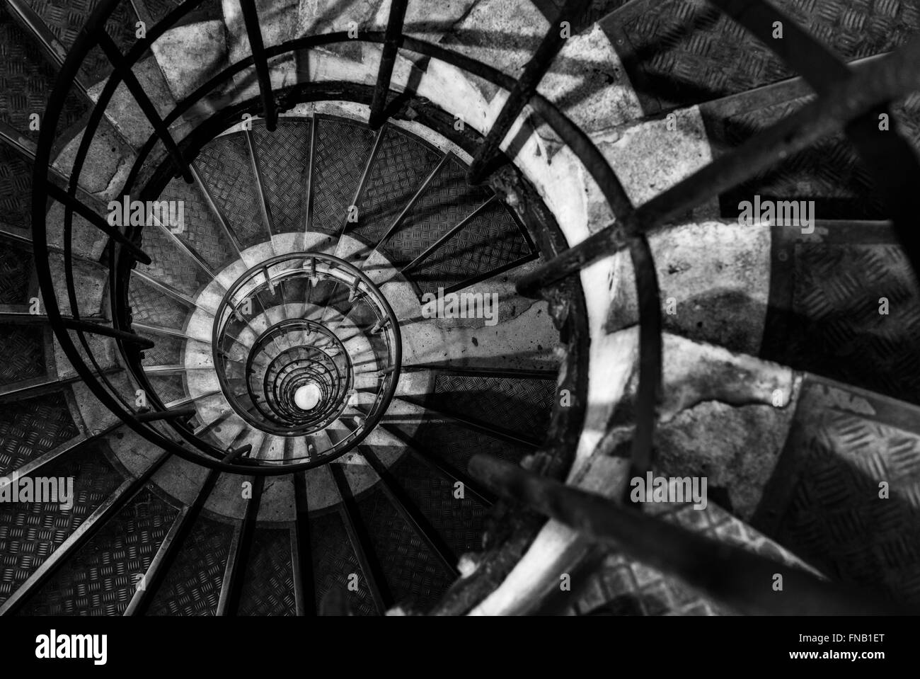 Overhead view of a spiral staircase hi-res stock photography and images ...