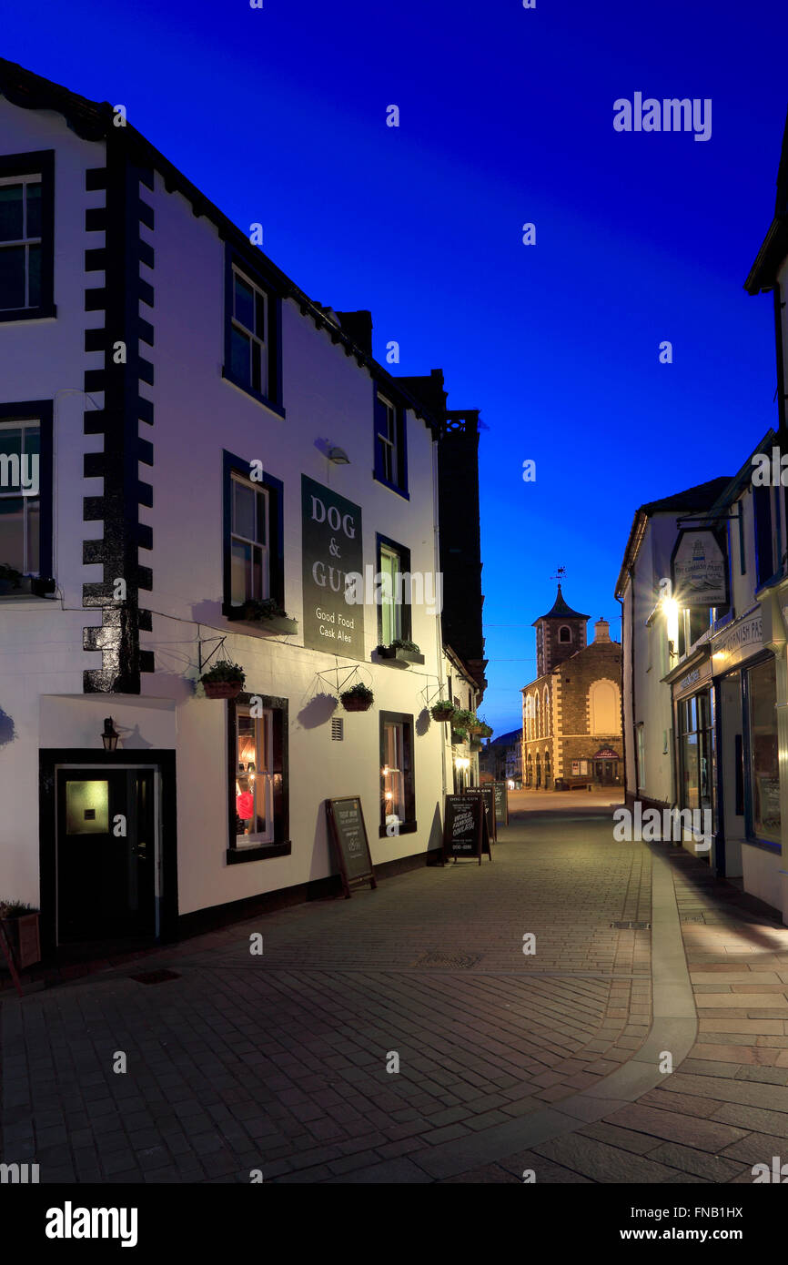 The Moot Hall and Keswick town at night, Lake District National Park ...