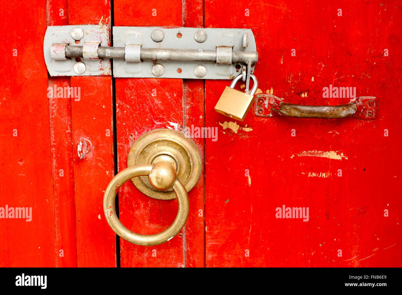 Locked pad lock hi-res stock photography and images - Alamy