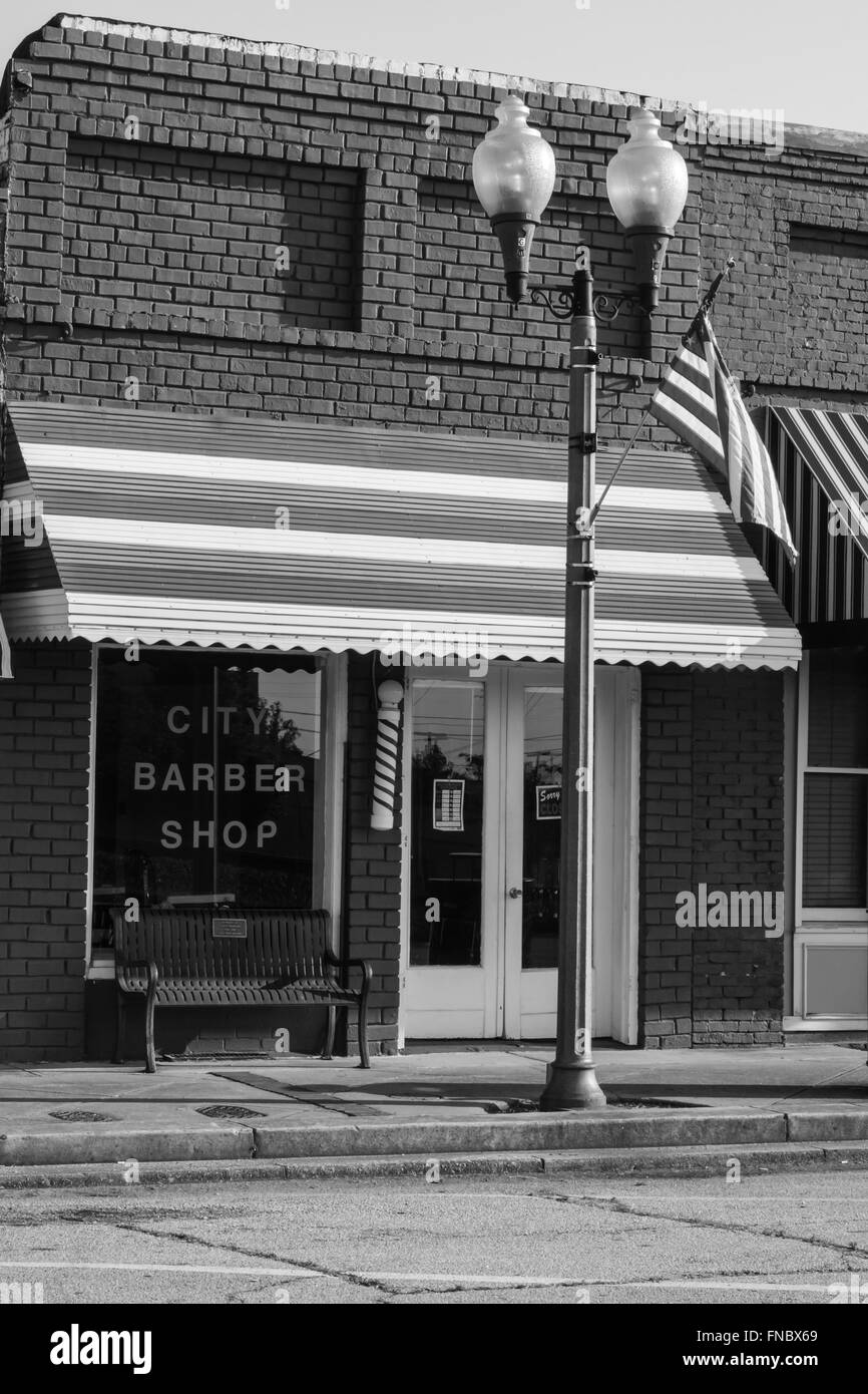 Small town main street usa Black and White Stock Photos & Images - Alamy