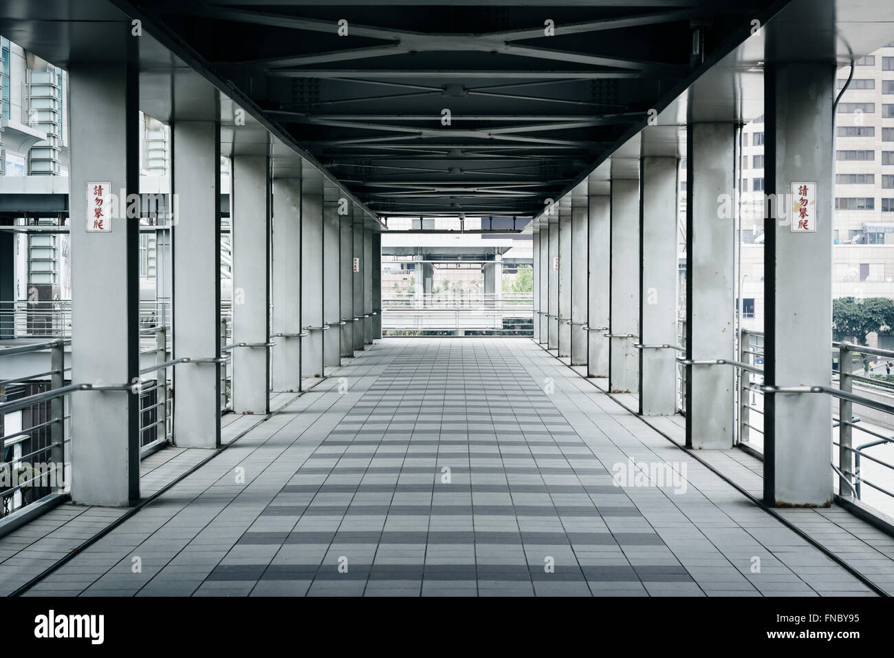 An elevated pedestrian walkway hi-res stock photography and images - Alamy