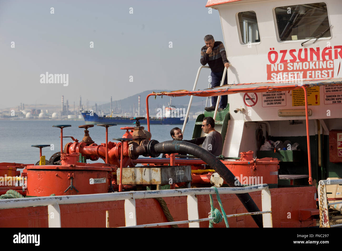 Turkey oil refinery hi-res stock photography and images - Alamy