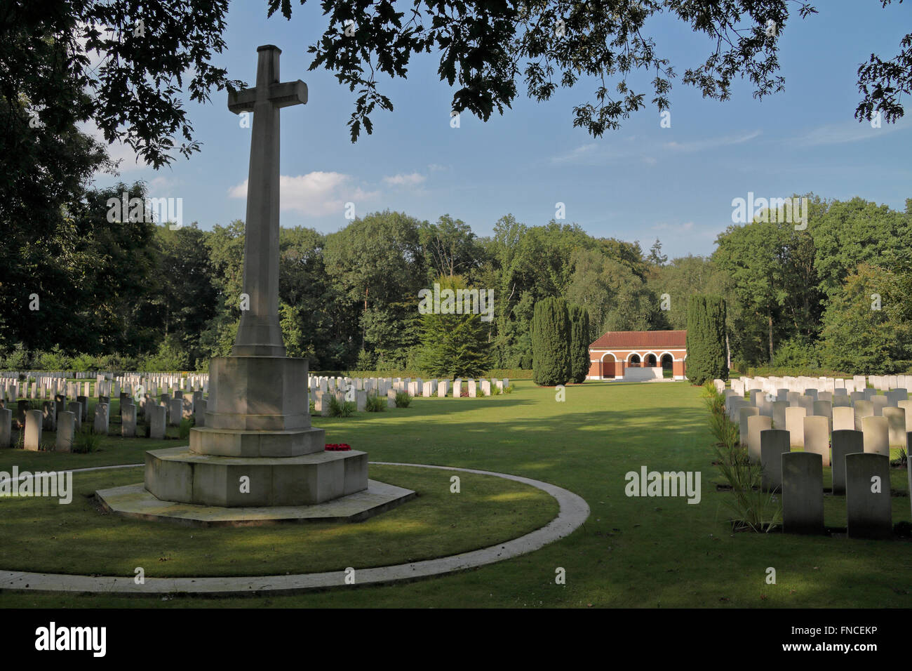 The Cross of Sacrifice in the CWGC Jonkerbos War Cemetery, Nijmegen ...