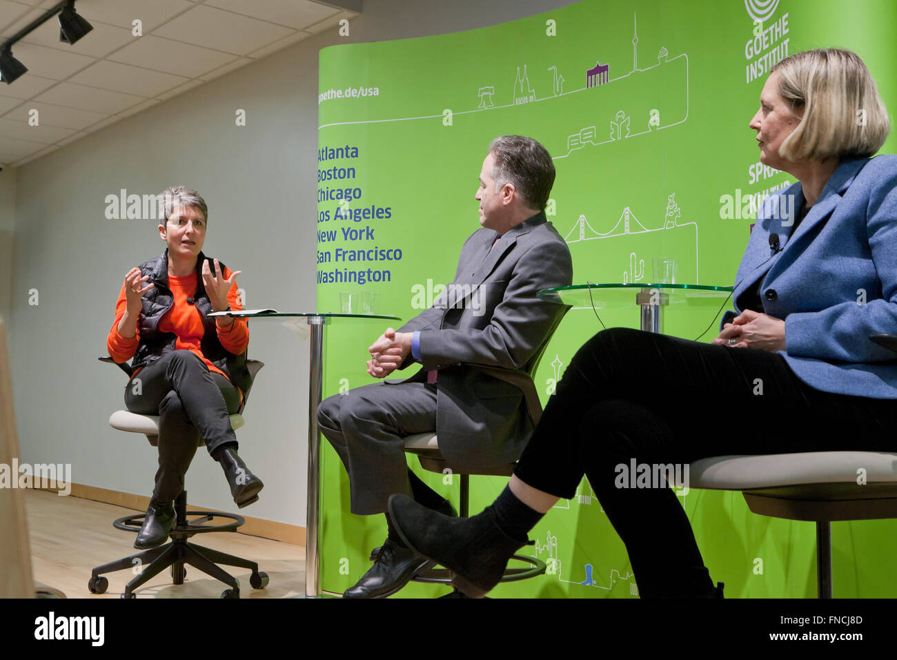 German journalist and writer hi-res stock photography and images - Alamy