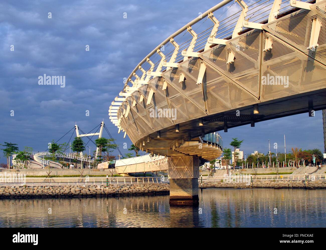 Curved pillar hi-res stock photography and images - Alamy
