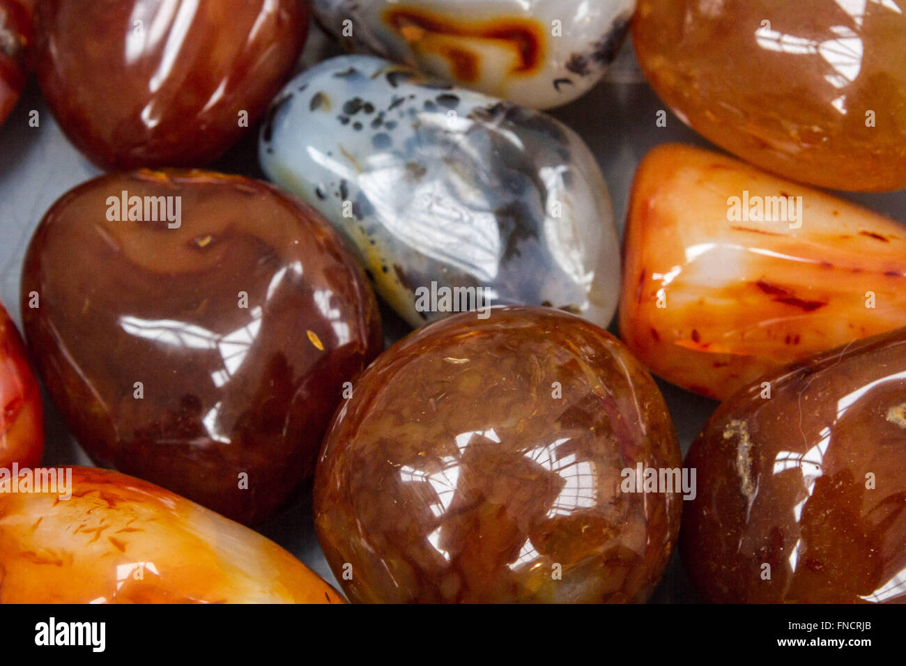 Different colored stones hi-res stock photography and images - Alamy