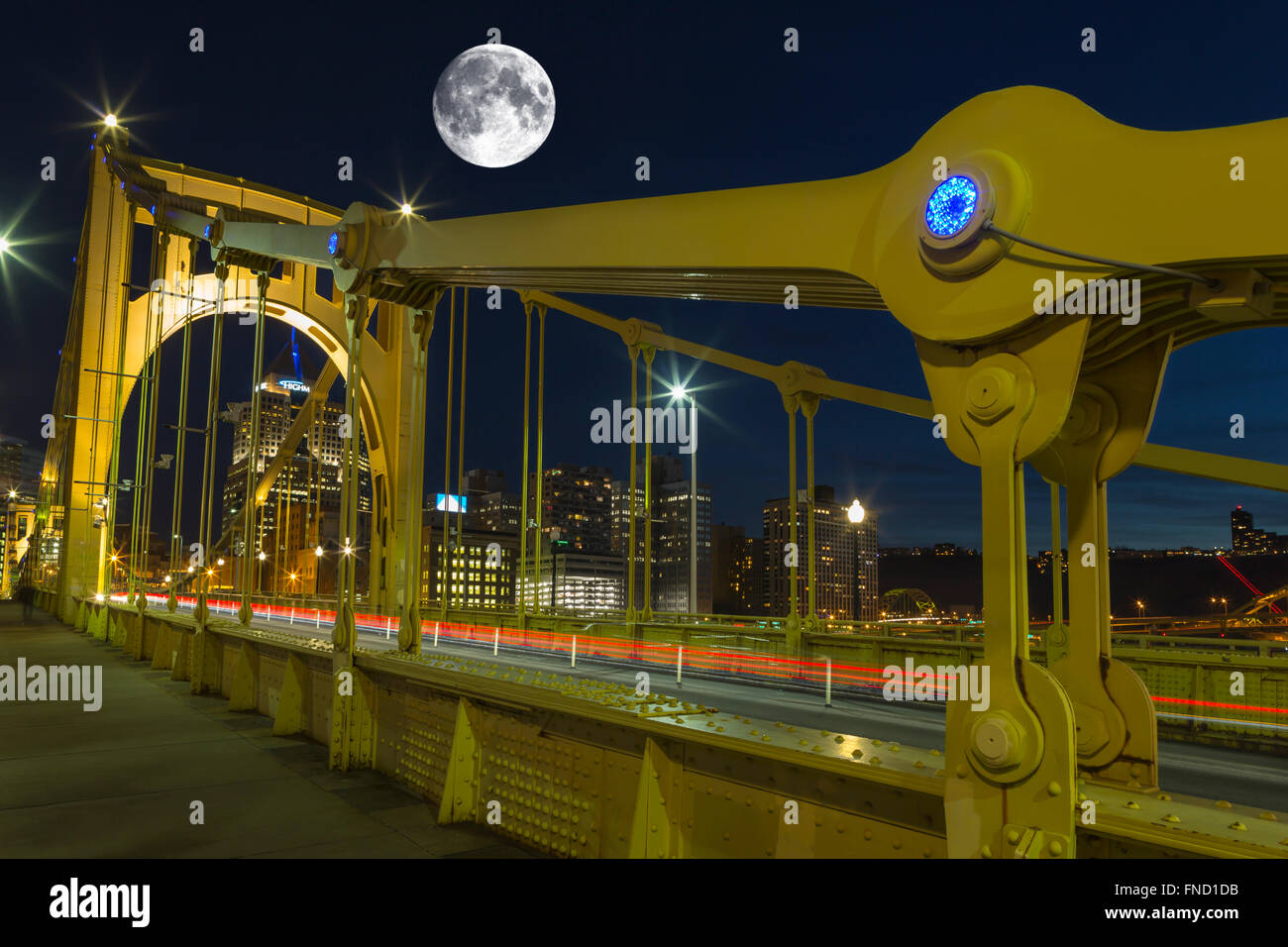 ROBERTO CLEMENTE BRIDGE DOWNTOWN SKYLINE ALLEGHENY RIVER PITTSBURGH ...