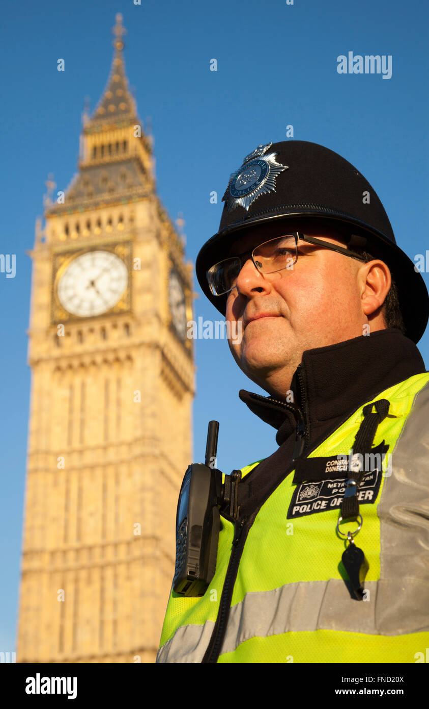 Metropolitan Police Officer, outside Houses of Parliament, London Stock ...