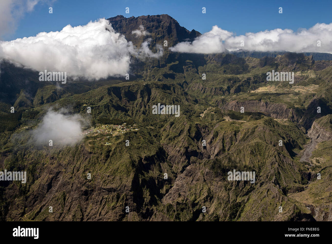 Cirque basin hi-res stock photography and images - Alamy