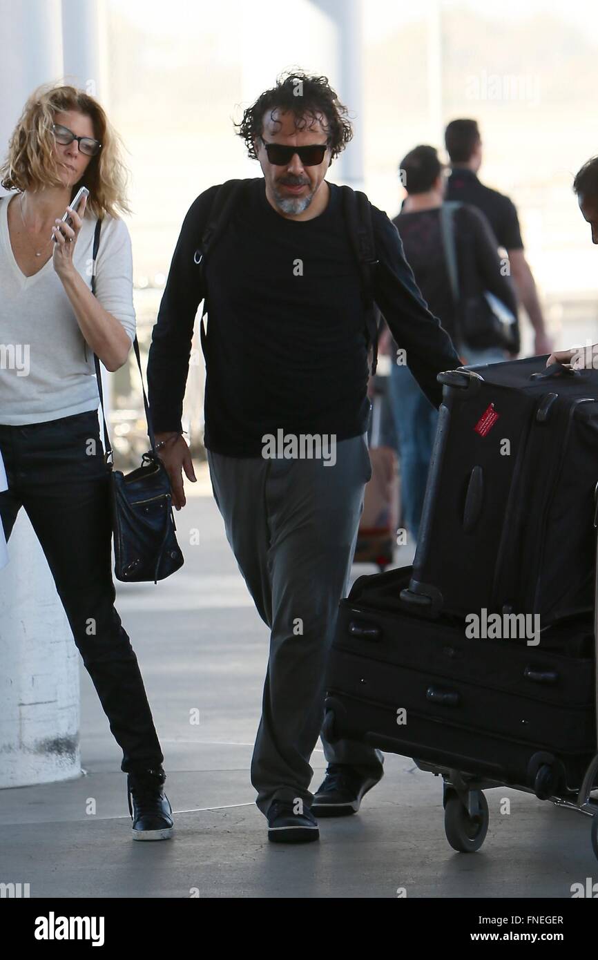 'The Revenant' director Alejandro González Iñárritu arrives at Los ...