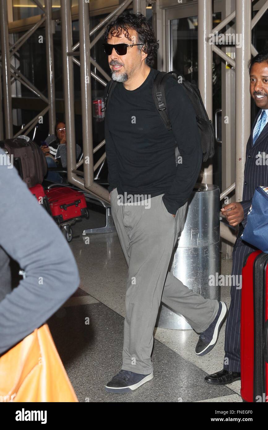 'The Revenant' director Alejandro González Iñárritu arrives at Los ...