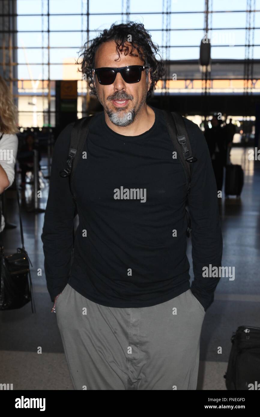 'The Revenant' director Alejandro González Iñárritu arrives at Los ...