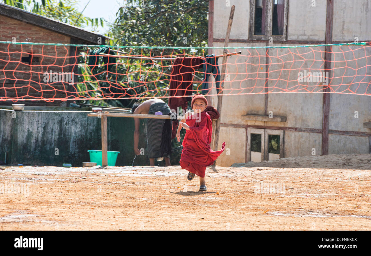 Monk boy hi-res stock photography and images - Alamy
