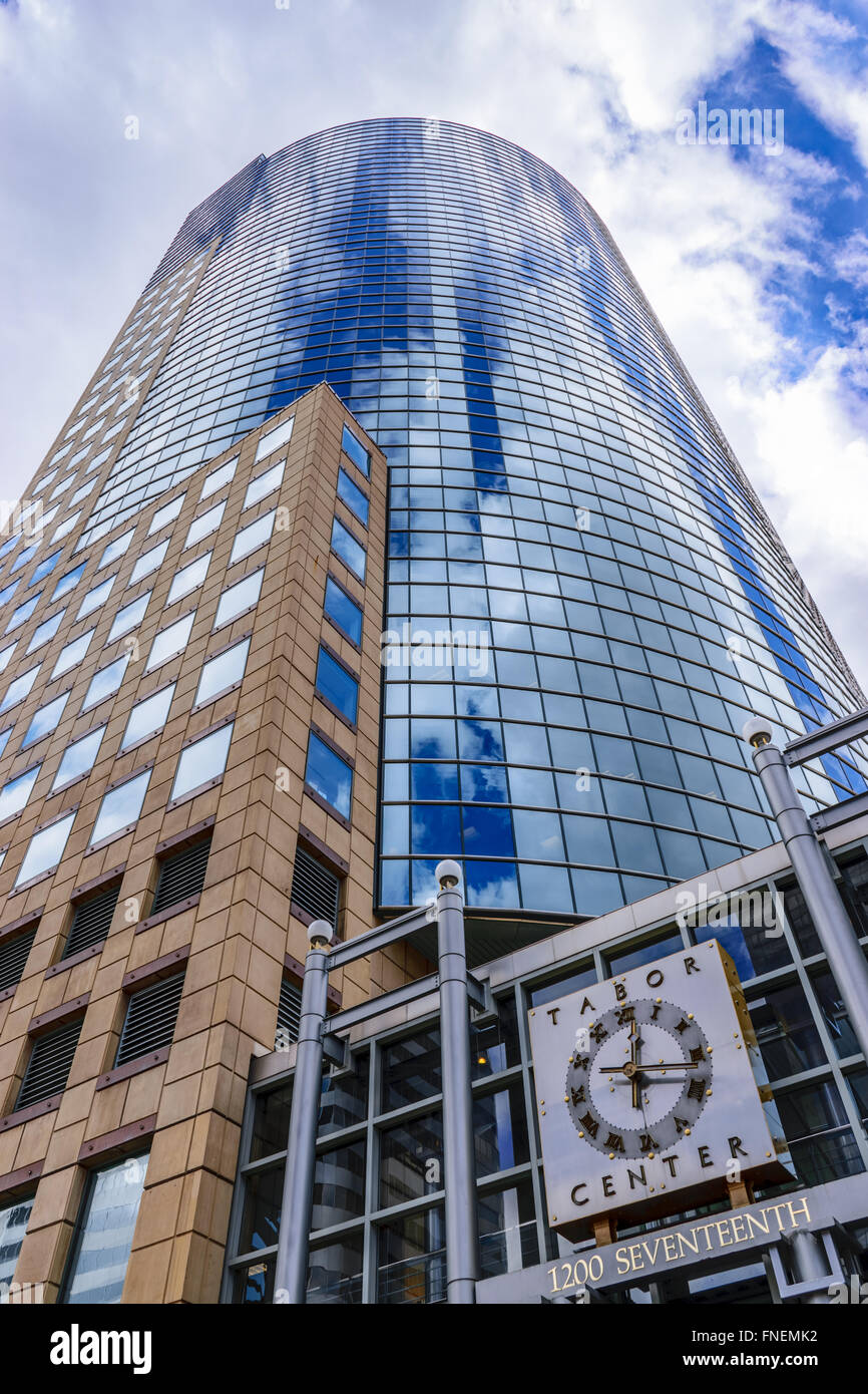 Reflecting glass curtain wall hi-res stock photography and images - Alamy